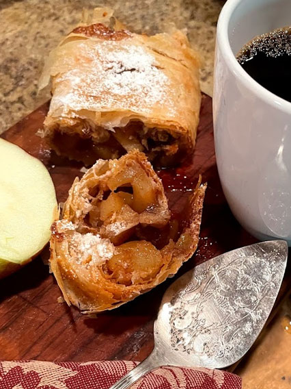 Alstede Fresh Apple Strudel | Alstede Farms | NJ